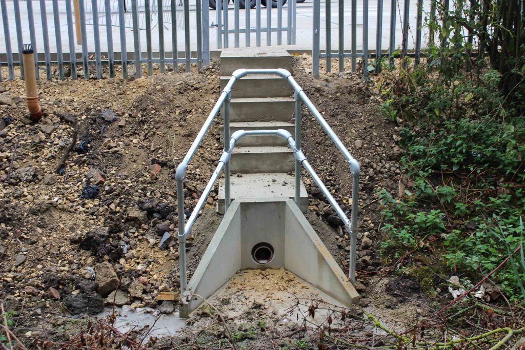 Service Yard - KDS Construction LTD